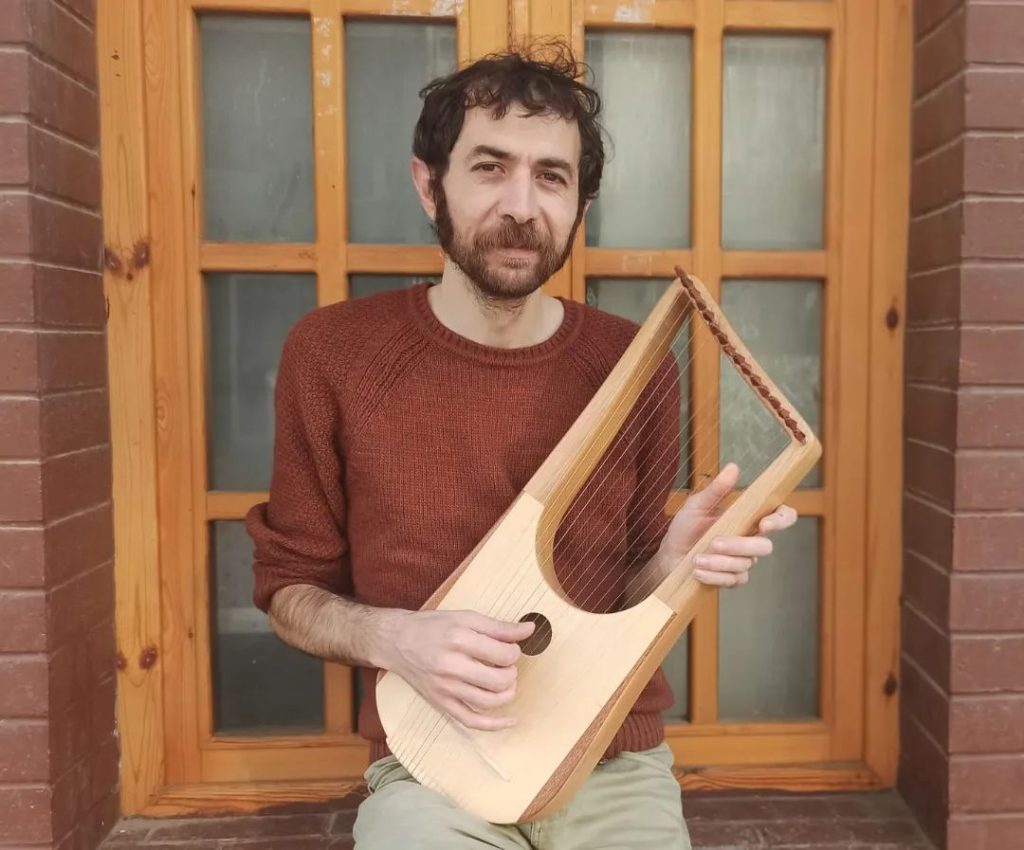 Türkiye’nin ilk lir yapımcısı Eren Ali Gül: “'Ben çalabilir miyim ...